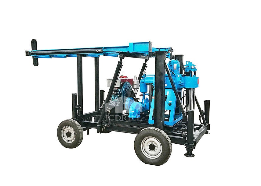 Light Weight 200m Water Well Drilling Rig Four Wheels Type Mud Pump
